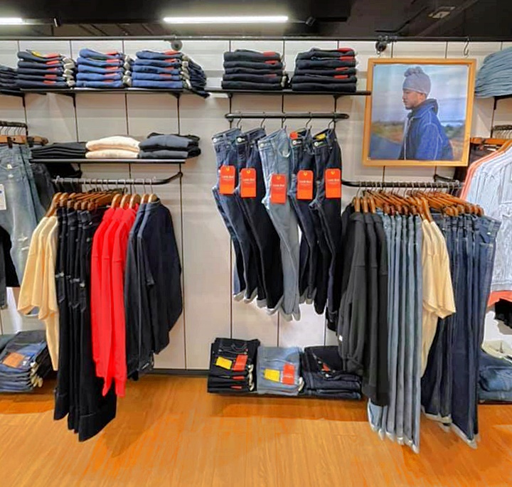 新光三越百貨-桃園站前店6F | LEVI'S®官方旗艦店