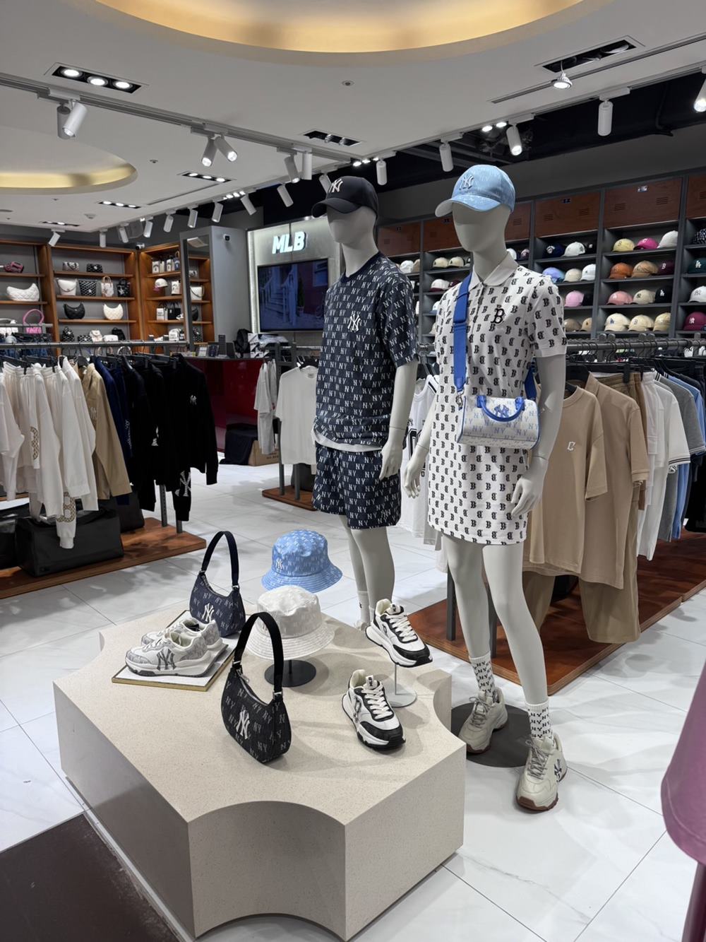 MLB 4月新品登場 | MLB Korea TW